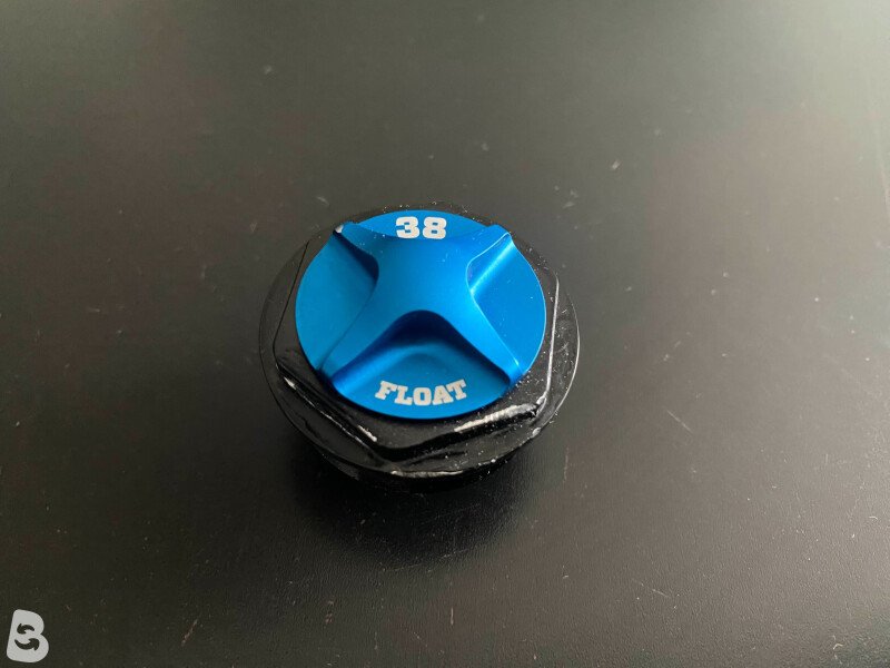 Fox Top Cap Assembly, 2021 38, Float NA2, Black used