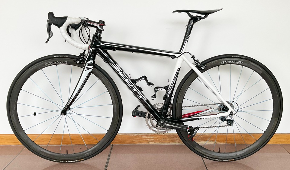 Scott Addict R2 2012 usado