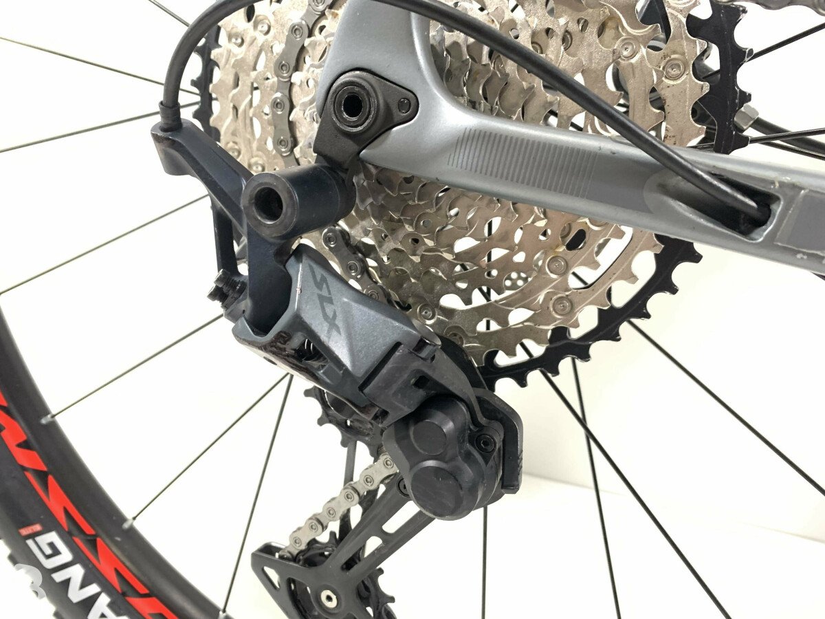 MMR Rakish Carbonio used