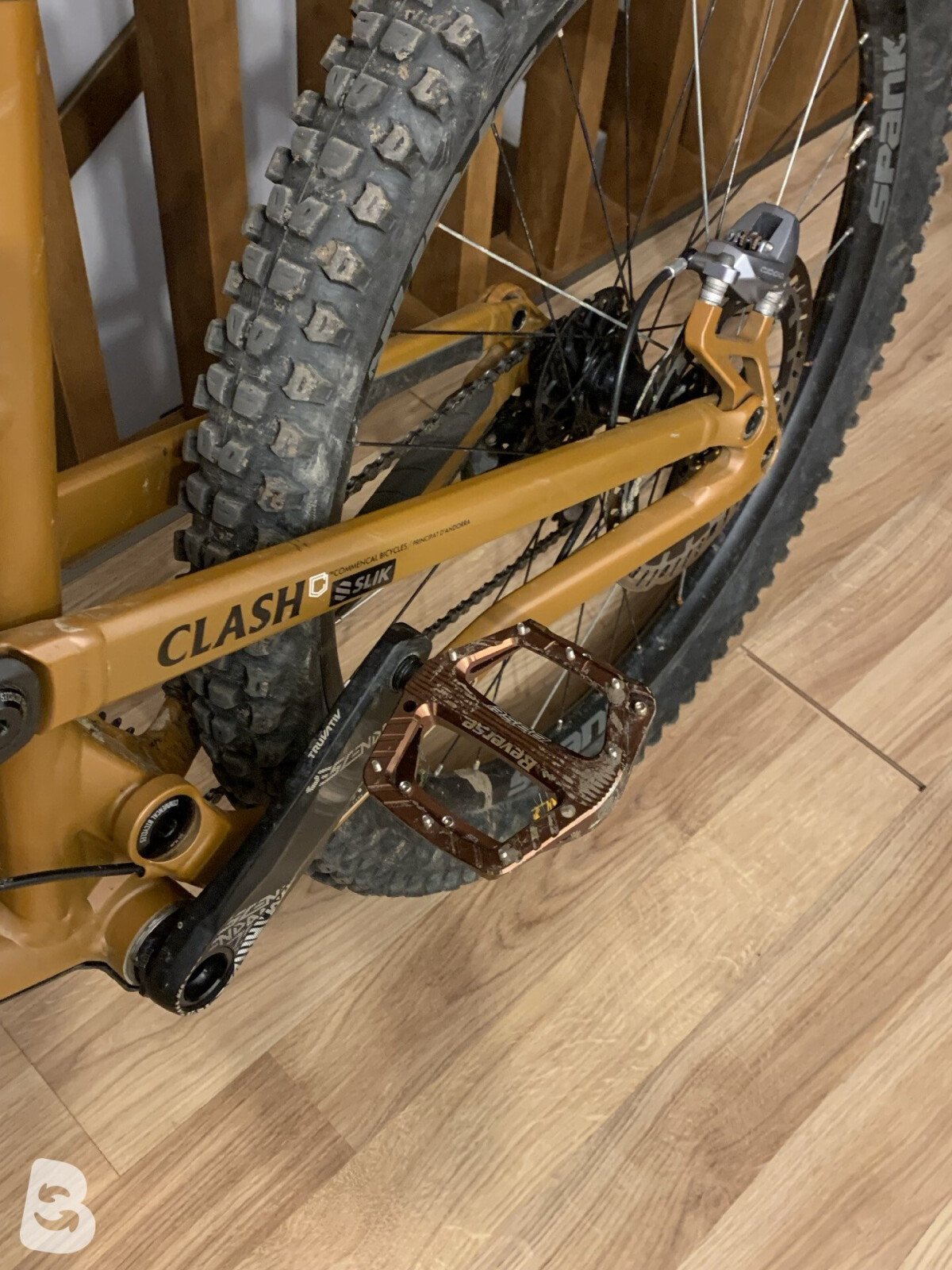 Commencal Clash Signature 2025 usata