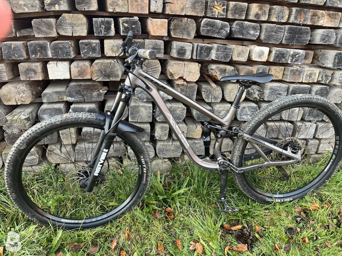 Fuji Fuji Rakan 1.7 2022 used