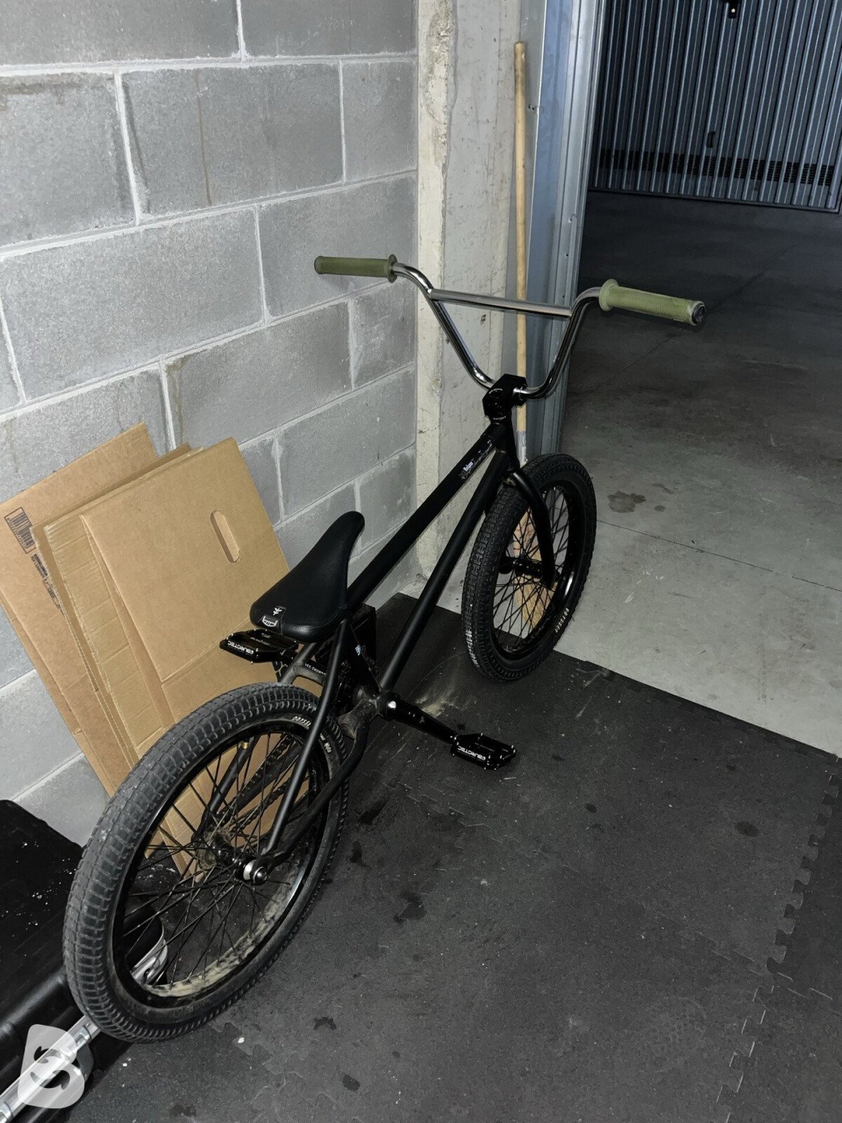 Volume Kris Fox Thunderhoof 2025 used