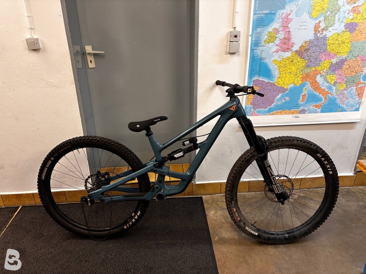 YT Industries Capra CF Core 4 2024 used