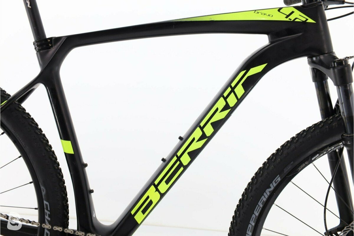 Berria Bravo 4.2 Carbon used