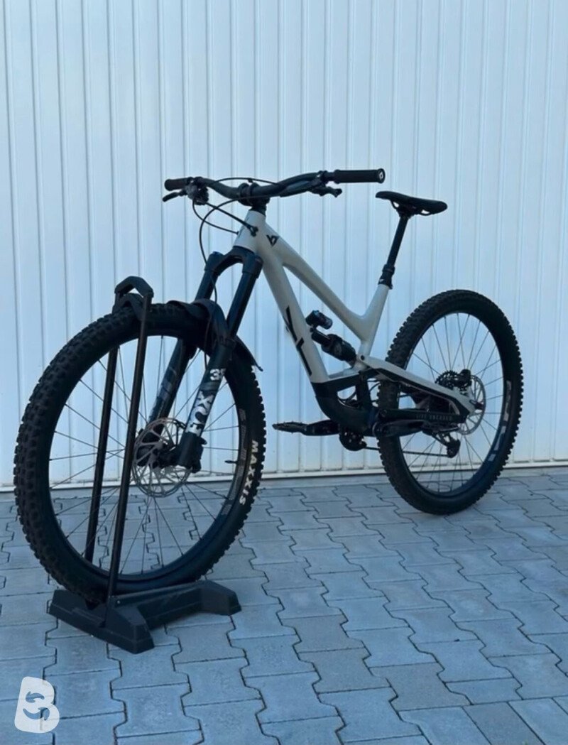 YT Industries Capra Shred used